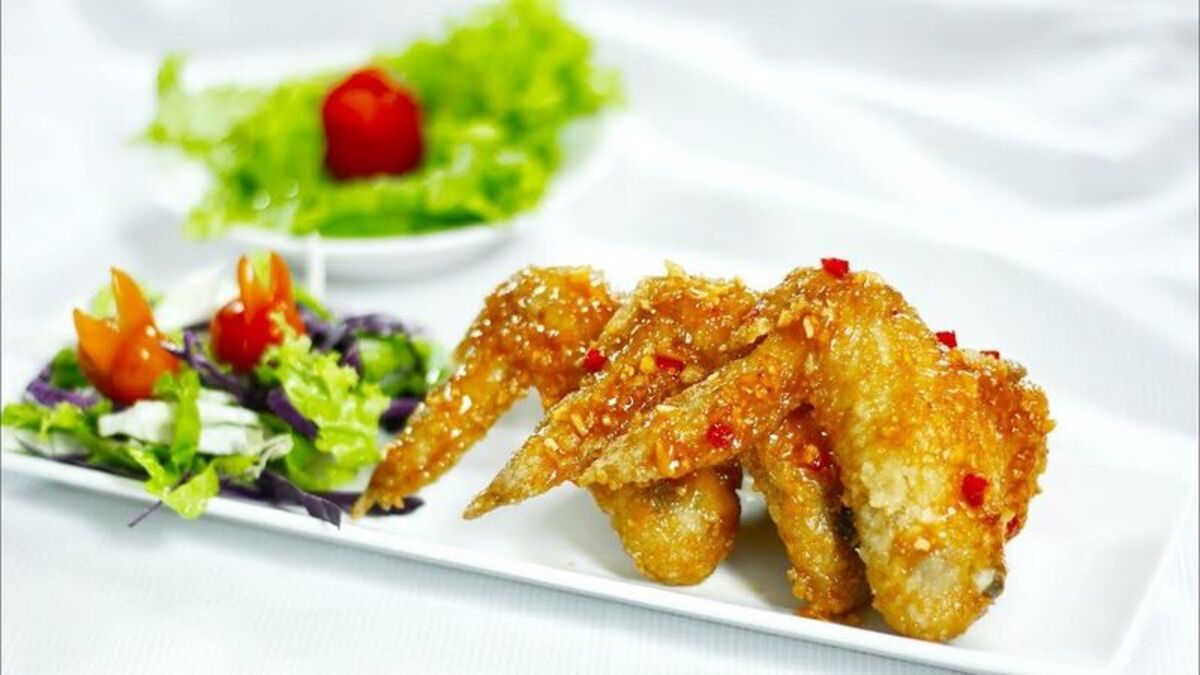 Bí quyết nấu gà chiên bơ tỏi nhờ tính năng cảm biến chiên xào trên bếp ...